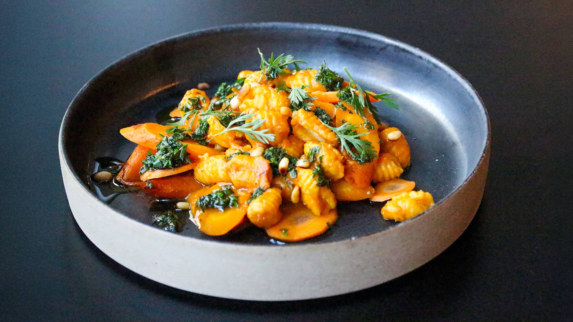 Carrot pasta with roasted paprika carrots and carrot-top dressing - BM ...
